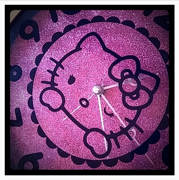 Hello Kitty | Wall Decor | Hello Kitty Sparkling Pink Glitter Alarm ...